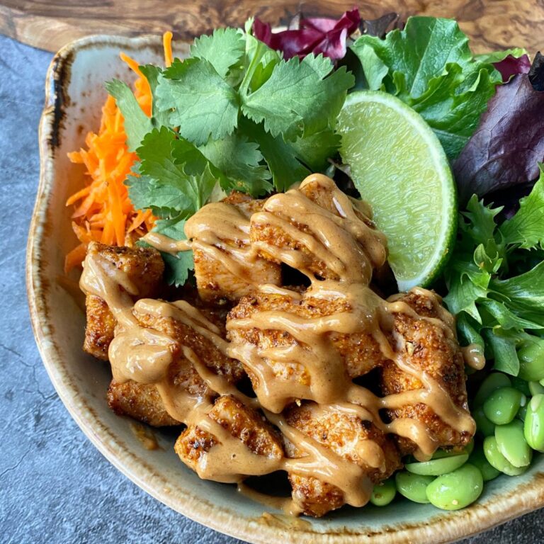 Peanut Chicken Power Bowl - The Betty Rocker